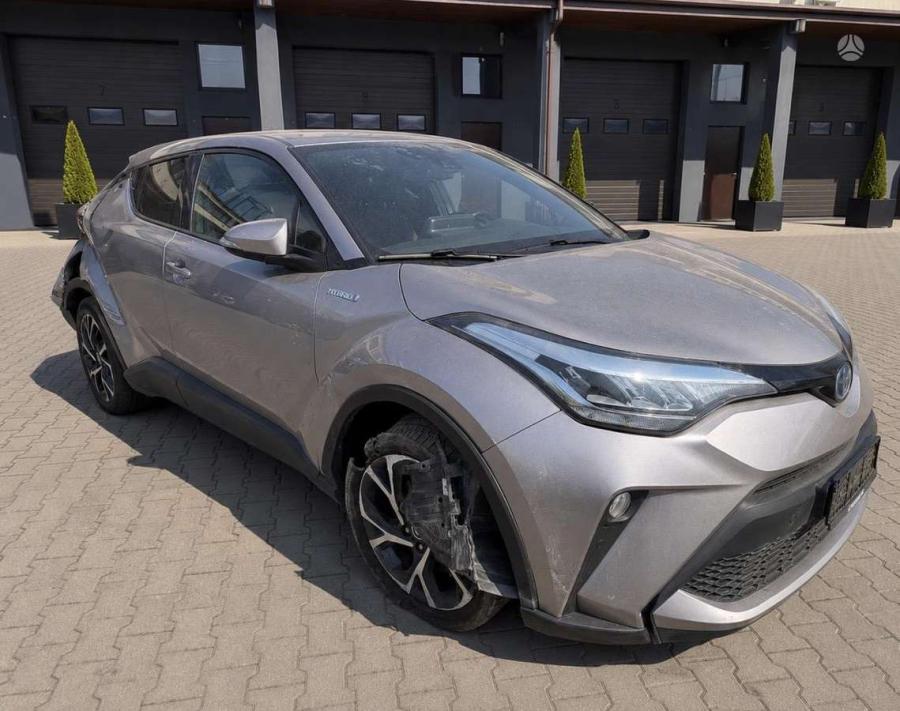 Коричневый Тойота C-HR 2021 в Вильнюс, объемом двигателя 1.80 л и пробегом 78 тыс. км за 9890 €, фото 4 на AUTOMOTO.COM.LV