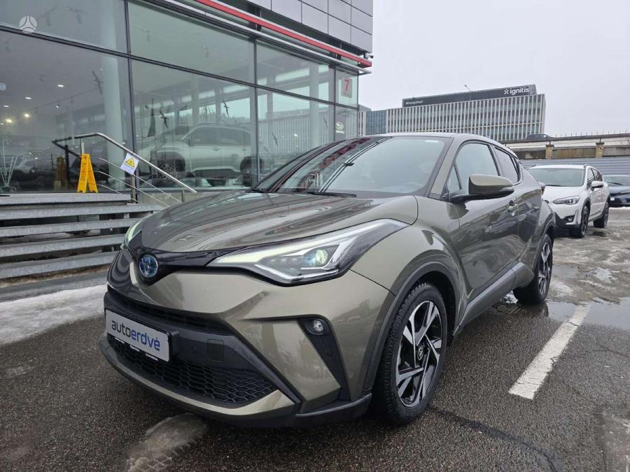 Коричневый Тойота C-HR 2022 в Вильнюс, объемом двигателя 1.80 л и пробегом 76 тыс. км за 22750 €, фото 1 на AUTOMOTO.COM.LV