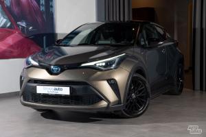 Brown Toyota C-HR 2022 in Kaunas, with an engine capacity of 2.00 L and mileage of 67 thousand km for 26372 €, photo  on AUTOMOTO.COM.LV