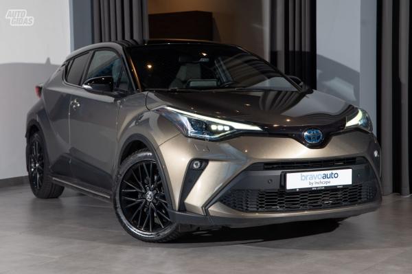 Brown Toyota C-HR 2022 in Kaunas, with an engine capacity of 2.00 L and mileage of 67 thousand km for 26372 €, photo 4 on AUTOMOTO.COM.LV