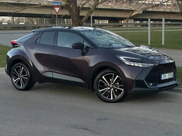 Brūns Toyota C-HR 2024 Rīga, ar dzinēja tilpumu 1.80 L un nobraukumu 15 tūkst. km par 32100 €, foto 1 vietnē AUTOMOTO.COM.LV
