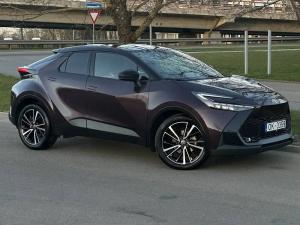 Brown Toyota C-HR 2024 in Riga, with an engine capacity of 1.80 L and mileage of 15 thousand km for 32100 €, photo  on AUTOMOTO.COM.LV