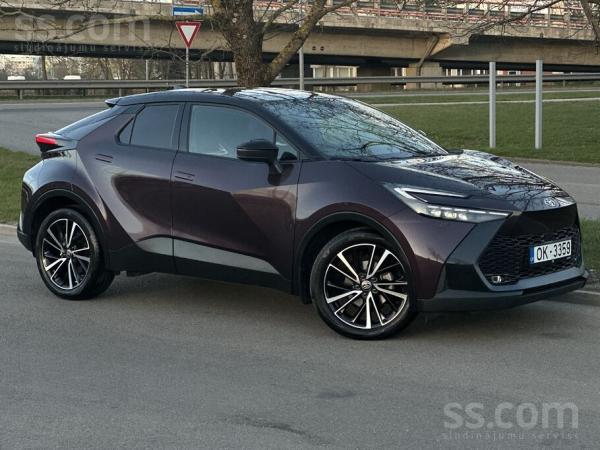 Brūns Toyota C-HR 2024 Rīga, ar dzinēja tilpumu 1.80 L un nobraukumu 15 tūkst. km par 31700 €, foto 4 vietnē AUTOMOTO.COM.LV