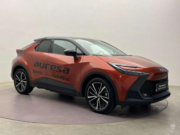 Brūns Toyota C-HR 2025 Panevēža, ar dzinēja tilpumu 1.99 L un nobraukumu 10 tūkst. km par 40990 €, foto 3 vietnē AUTOMOTO.COM.LV