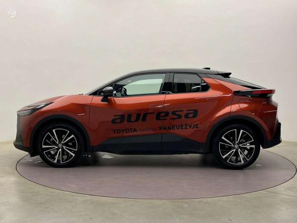 Brūns Toyota C-HR 2025 Panevēža, ar dzinēja tilpumu 1.99 L un nobraukumu 10 tūkst. km par 40990 €, foto 5 vietnē AUTOMOTO.COM.LV