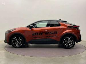 Brown Toyota C-HR 2025 in Panevezys, with an engine capacity of 1.99 L and mileage of 10 thousand km for 40990 €, photo 6 on AUTOMOTO.COM.LV