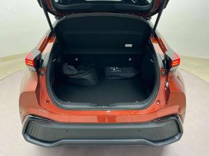 Brown Toyota C-HR 2025 in Panevezys, with an engine capacity of 1.99 L and mileage of 10 thousand km for 40990 €, photo 16 on AUTOMOTO.COM.LV