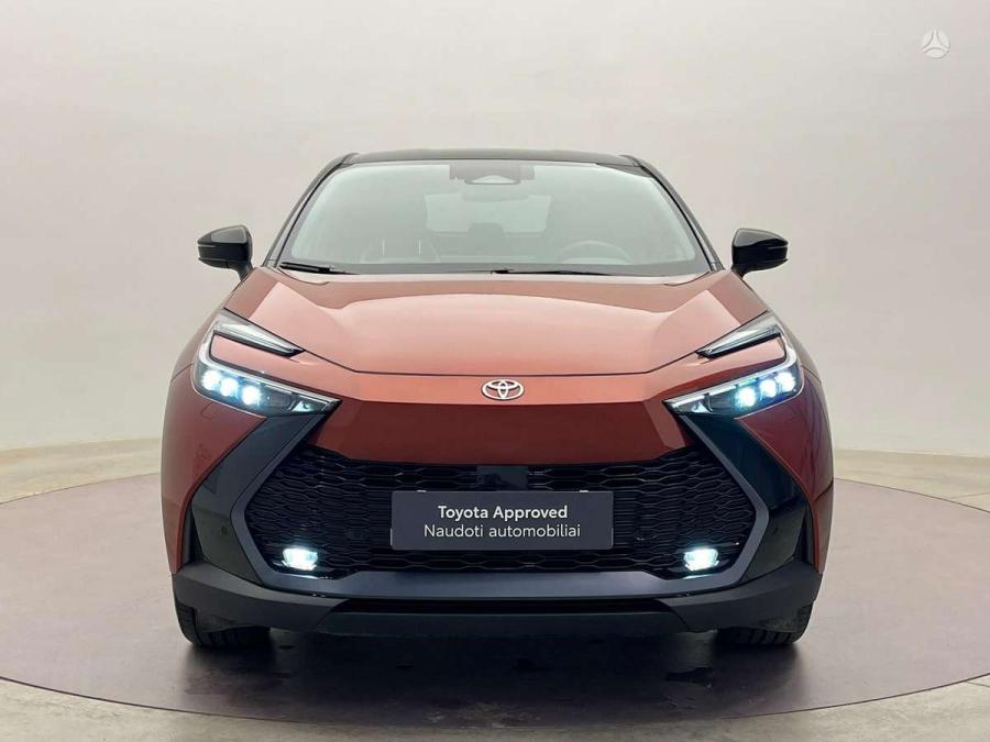 Brown Toyota C-HR 2025 in Panevezys, with an engine capacity of 1.99 L and mileage of 10 thousand km for 40990 €, photo 43 on AUTOMOTO.COM.LV