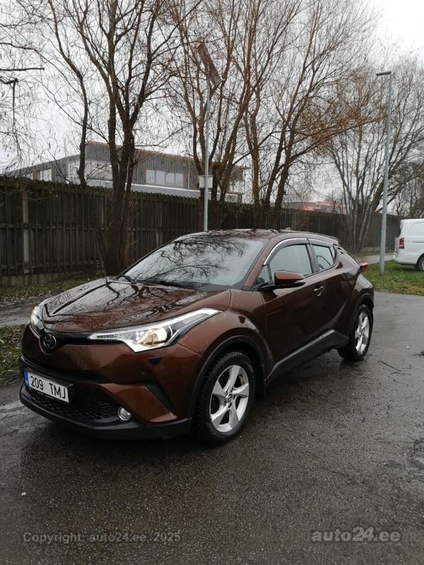 Brūns Toyota C-HR 2017 Tallina, ar dzinēja tilpumu 1.20 L un nobraukumu 145 tūkst. km par 13800 €, foto 2 vietnē AUTOMOTO.COM.LV