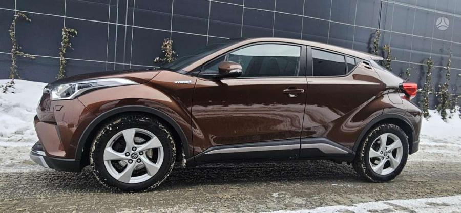 Brūns Toyota C-HR 2017 Klaipėda, ar dzinēja tilpumu 1.80 L un nobraukumu 191 tūkst. km par 14500 €, foto 6 vietnē AUTOMOTO.COM.LV