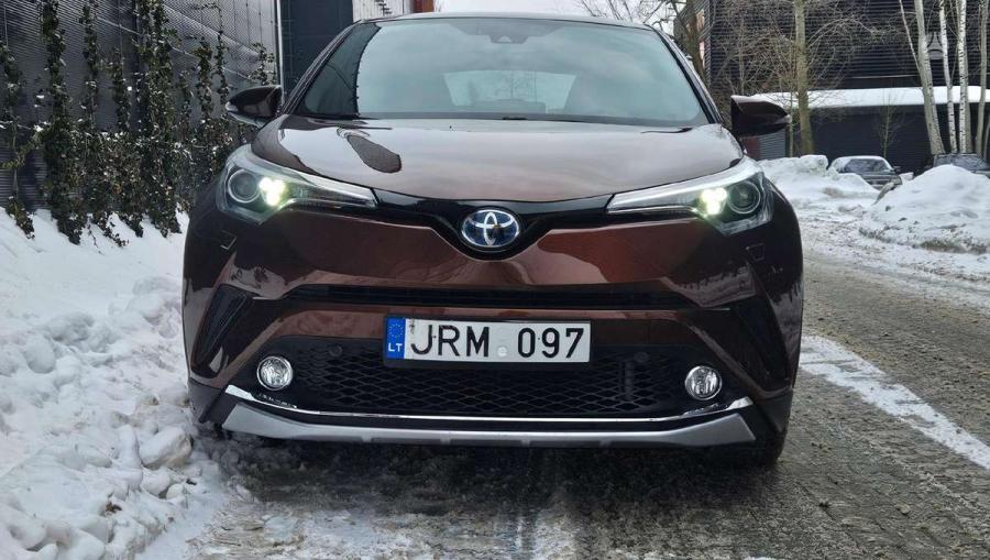Brūns Toyota C-HR 2017 Klaipėda, ar dzinēja tilpumu 1.80 L un nobraukumu 191 tūkst. km par 14500 €, foto 11 vietnē AUTOMOTO.COM.LV