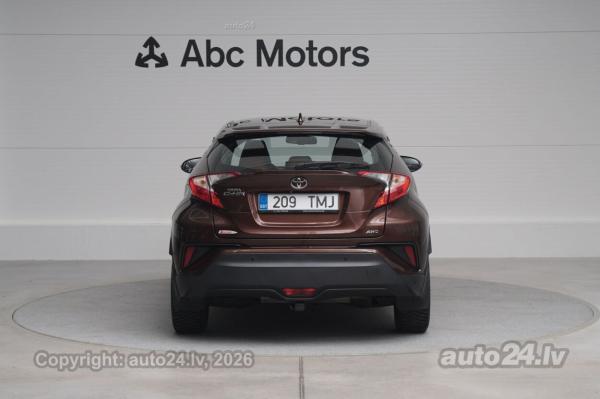 Brown Toyota C-HR 2017 in Tallinn, with an engine capacity of 1.20 L and mileage of 145 thousand km for 14390 €, photo 5 on AUTOMOTO.COM.LV