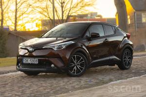 Brūns Toyota C-HR 2017 Jelgava, ar dzinēja tilpumu 1.80 L un nobraukumu 220 tūkst. km par 15000 €, foto  vietnē AUTOMOTO.COM.LV