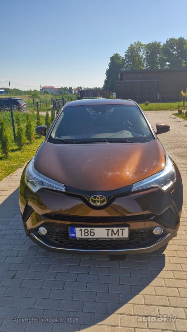 Brown Toyota C-HR 2017 in Tartu, with an engine capacity of 1.20 L and mileage of 70 thousand km for 15700 €, photo 4 on AUTOMOTO.COM.LV