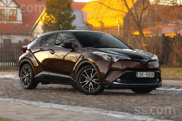 Коричневый Тойота C-HR 2017 в Елгава, объемом двигателя 1.80 л и пробегом 220 тыс. км за 15900 €, фото 2 на AUTOMOTO.COM.LV