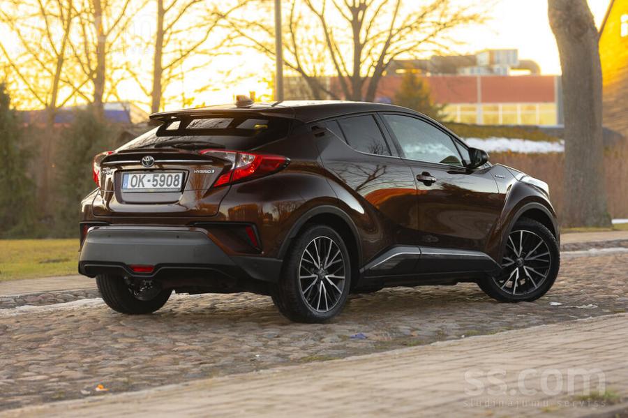 Коричневый Тойота C-HR 2017 в Елгава, объемом двигателя 1.80 л и пробегом 220 тыс. км за 15900 €, фото 6 на AUTOMOTO.COM.LV
