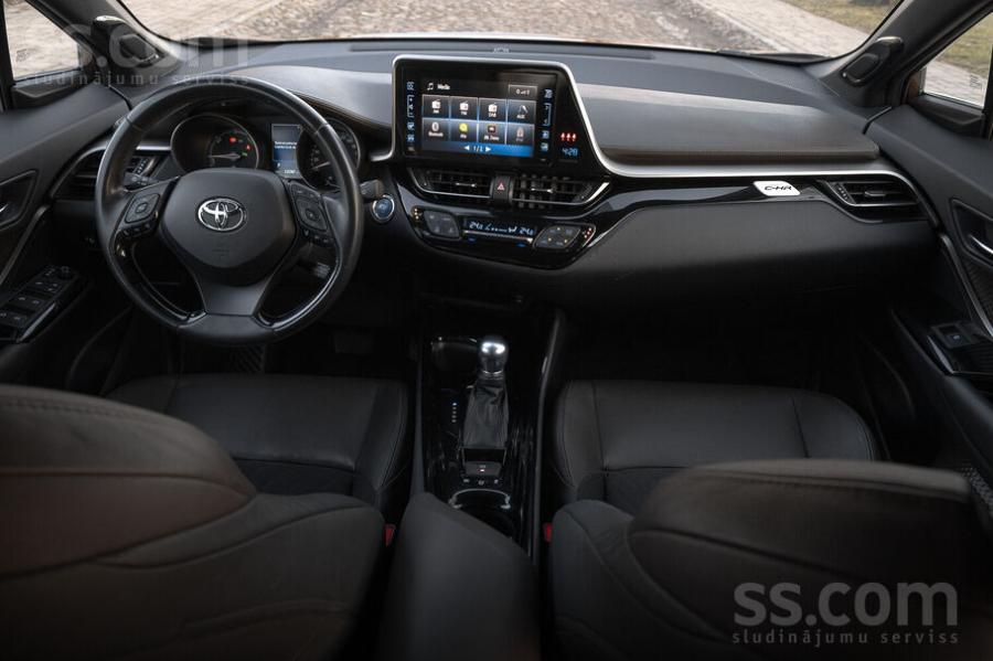 Коричневый Тойота C-HR 2017 в Елгава, объемом двигателя 1.80 л и пробегом 220 тыс. км за 15900 €, фото 12 на AUTOMOTO.COM.LV