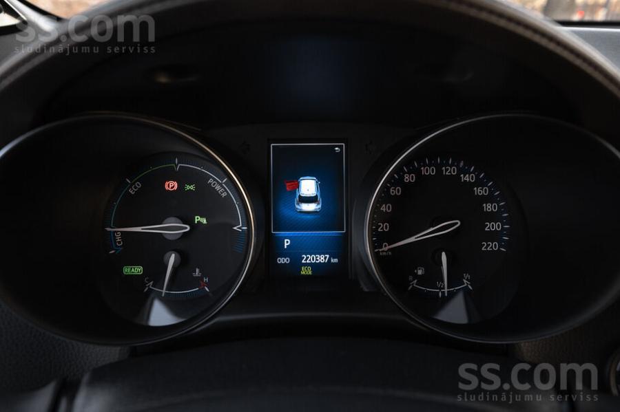 Коричневый Тойота C-HR 2017 в Елгава, объемом двигателя 1.80 л и пробегом 220 тыс. км за 15900 €, фото 16 на AUTOMOTO.COM.LV