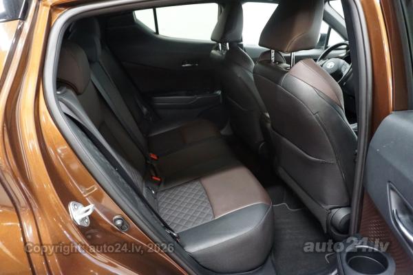 Brūns Toyota C-HR 2017 Tartu, ar dzinēja tilpumu 1.20 L un nobraukumu 70 tūkst. km par 15490 €, foto 7 vietnē AUTOMOTO.COM.LV