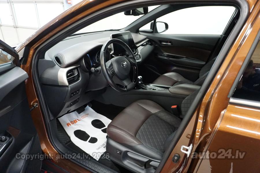 Brūns Toyota C-HR 2017 Tartu, ar dzinēja tilpumu 1.20 L un nobraukumu 70 tūkst. km par 15490 €, foto 12 vietnē AUTOMOTO.COM.LV