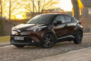 Коричневый Тойота C-HR 2017 в Елгава, объемом двигателя 1.80 л и пробегом 220 тыс. км за 15900 €, фото  на AUTOMOTO.COM.LV