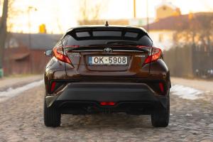 Brūns Toyota C-HR 2017 Jelgava, ar dzinēja tilpumu 1.80 L un nobraukumu 220 tūkst. km par 15900 €, foto 7 vietnē AUTOMOTO.COM.LV
