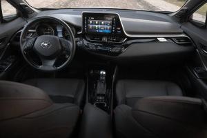 Brūns Toyota C-HR 2017 Jelgava, ar dzinēja tilpumu 1.80 L un nobraukumu 220 tūkst. km par 15900 €, foto 12 vietnē AUTOMOTO.COM.LV