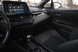 Brūns Toyota C-HR 2017 Jelgava, ar dzinēja tilpumu 1.80 L un nobraukumu 220 tūkst. km par 15900 €, foto 15 vietnē AUTOMOTO.COM.LV