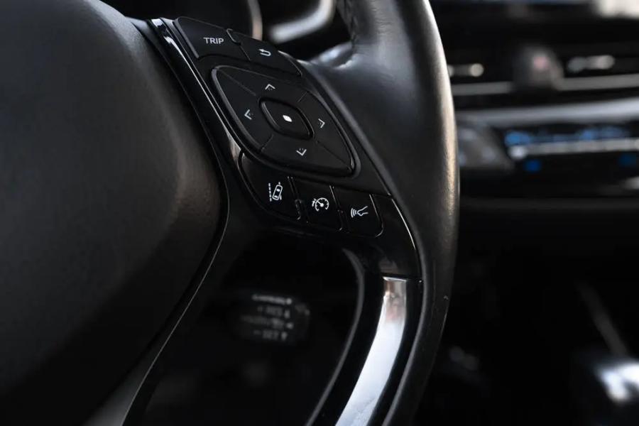 Brūns Toyota C-HR 2017 Jelgava, ar dzinēja tilpumu 1.80 L un nobraukumu 220 tūkst. km par 15900 €, foto 18 vietnē AUTOMOTO.COM.LV