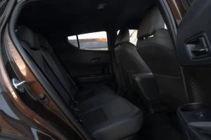 Brūns Toyota C-HR 2017 Jelgava, ar dzinēja tilpumu 1.80 L un nobraukumu 220 tūkst. km par 15900 €, foto 23 vietnē AUTOMOTO.COM.LV