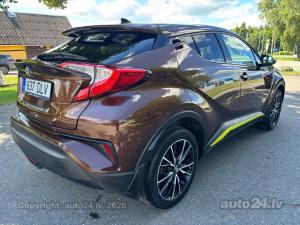 Brown Toyota C-HR 2017 in Paide, with an engine capacity of 1.20 L and mileage of 140 thousand km for 12890 €, photo 6 on AUTOMOTO.COM.LV