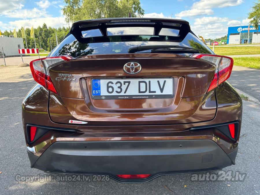 Brown Toyota C-HR 2017 in Paide, with an engine capacity of 1.20 L and mileage of 140 thousand km for 12890 €, photo 8 on AUTOMOTO.COM.LV
