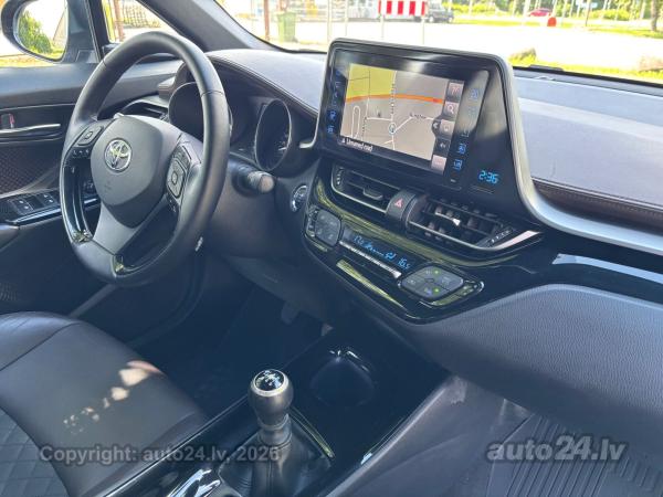 Brown Toyota C-HR 2017 in Paide, with an engine capacity of 1.20 L and mileage of 140 thousand km for 12890 €, photo 9 on AUTOMOTO.COM.LV