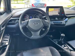 Brown Toyota C-HR 2017 in Paide, with an engine capacity of 1.20 L and mileage of 140 thousand km for 12890 €, photo 13 on AUTOMOTO.COM.LV
