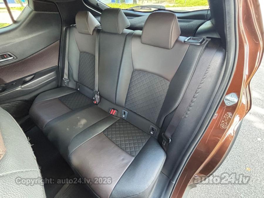 Brown Toyota C-HR 2017 in Paide, with an engine capacity of 1.20 L and mileage of 140 thousand km for 12890 €, photo 16 on AUTOMOTO.COM.LV
