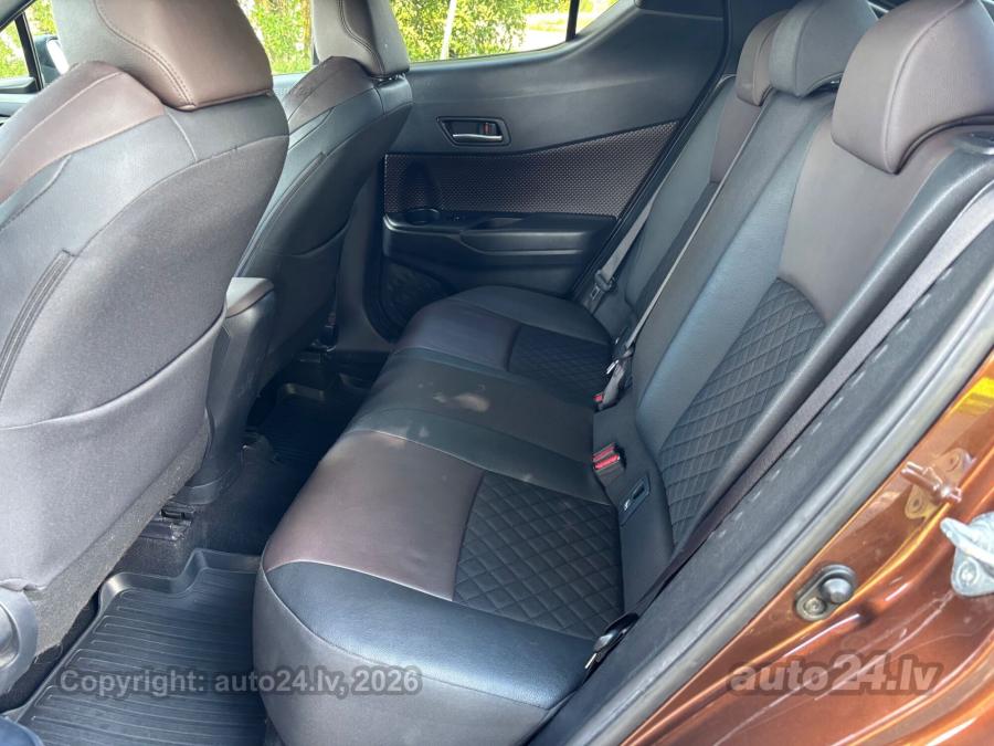 Brown Toyota C-HR 2017 in Paide, with an engine capacity of 1.20 L and mileage of 140 thousand km for 12890 €, photo 17 on AUTOMOTO.COM.LV
