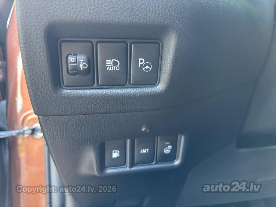 Brown Toyota C-HR 2017 in Paide, with an engine capacity of 1.20 L and mileage of 140 thousand km for 12890 €, photo 20 on AUTOMOTO.COM.LV