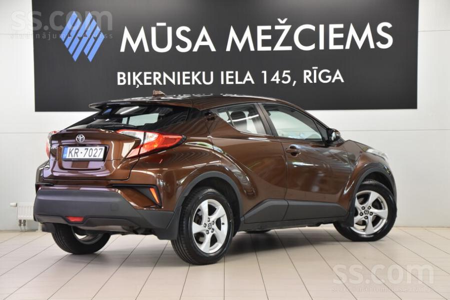 Brūns Toyota C-HR 2017 Rīga, ar dzinēja tilpumu 1.20 L un nobraukumu 112 tūkst. km par 14990 €, foto 7 vietnē AUTOMOTO.COM.LV