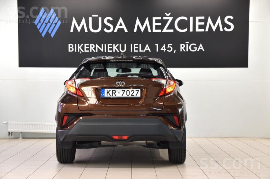 Brūns Toyota C-HR 2017 Rīga, ar dzinēja tilpumu 1.20 L un nobraukumu 112 tūkst. km par 14990 €, foto 8 vietnē AUTOMOTO.COM.LV