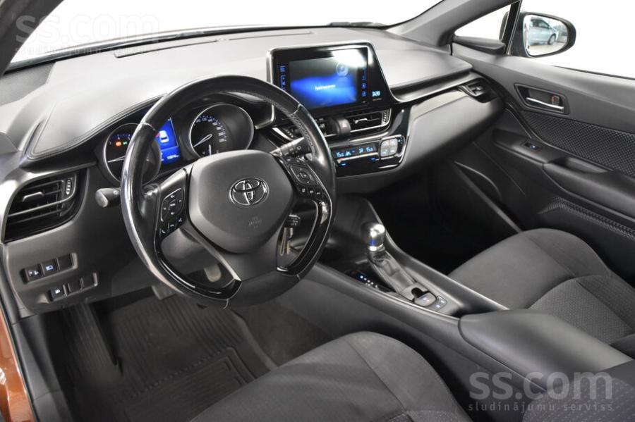 Brūns Toyota C-HR 2017 Rīga, ar dzinēja tilpumu 1.20 L un nobraukumu 112 tūkst. km par 14990 €, foto 13 vietnē AUTOMOTO.COM.LV