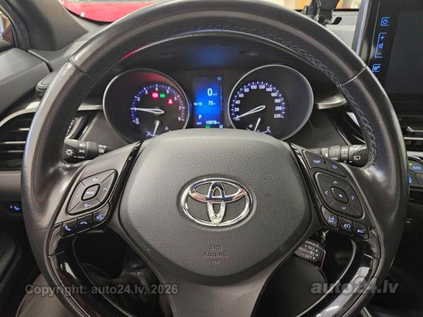 Brown Toyota C-HR 2018 in Rakvere, with an engine capacity of 1.20 L and mileage of 111 thousand km for 16990 €, photo 11 on AUTOMOTO.COM.LV