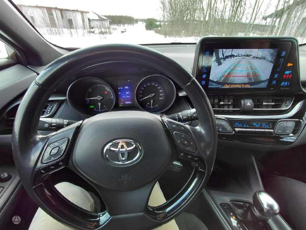 Brūns Toyota C-HR 2018 Viļņa, ar dzinēja tilpumu 1.80 L un nobraukumu 100 tūkst. km par 17350 €, foto 5 vietnē AUTOMOTO.COM.LV
