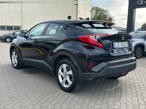 Коричневый Тойота C-HR 2018 в Лиепая, объемом двигателя 1.20 л и пробегом 107 тыс. км за 15400 €, фото 4 на AUTOMOTO.COM.LV