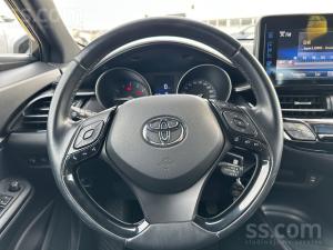 Коричневый Тойота C-HR 2018 в Лиепая, объемом двигателя 1.20 л и пробегом 107 тыс. км за 15400 €, фото 12 на AUTOMOTO.COM.LV