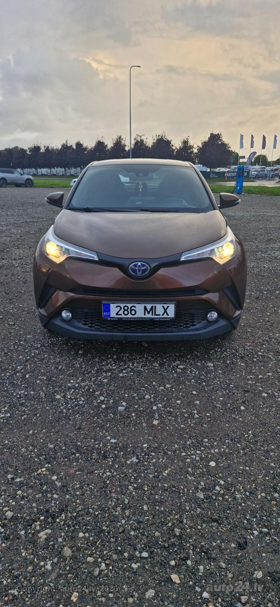 Brown Toyota C-HR 2018 in Tallinn, with an engine capacity of 1.80 L and mileage of 176 thousand km for 14500 €, photo 3 on AUTOMOTO.COM.LV