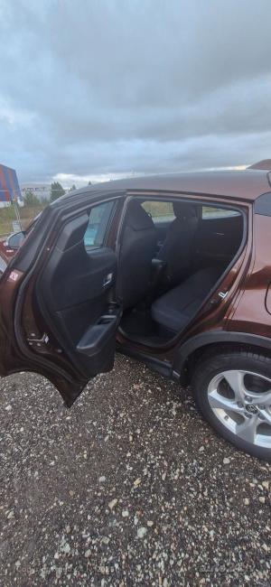 Brown Toyota C-HR 2018 in Tallinn, with an engine capacity of 1.80 L and mileage of 176 thousand km for 14500 €, photo 6 on AUTOMOTO.COM.LV