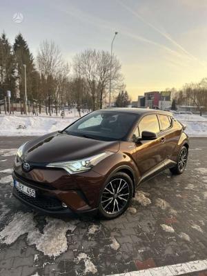 Коричневый Тойота C-HR 2019 в Каунас, объемом двигателя 1.80 л и пробегом 92 тыс. км за 18300 €, фото 4 на AUTOMOTO.COM.LV