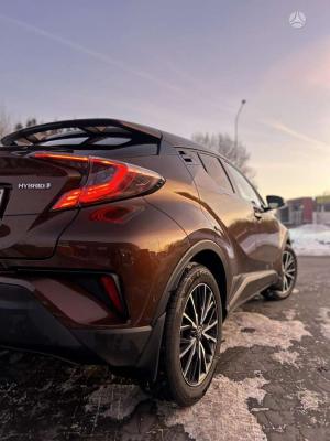 Коричневый Тойота C-HR 2019 в Каунас, объемом двигателя 1.80 л и пробегом 92 тыс. км за 18300 €, фото 30 на AUTOMOTO.COM.LV
