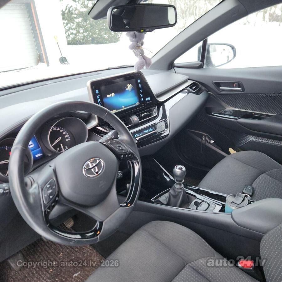 Brown Toyota C-HR 2019 in Tallinn, with an engine capacity of 1.20 L and mileage of 87 thousand km for 14700 €, photo 4 on AUTOMOTO.COM.LV