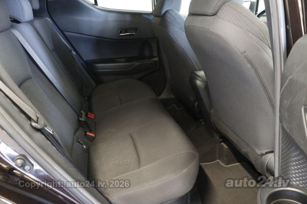 Brūns Toyota C-HR 2019 Tallina, ar dzinēja tilpumu 1.80 L un nobraukumu 135 tūkst. km par 15990 €, foto 7 vietnē AUTOMOTO.COM.LV